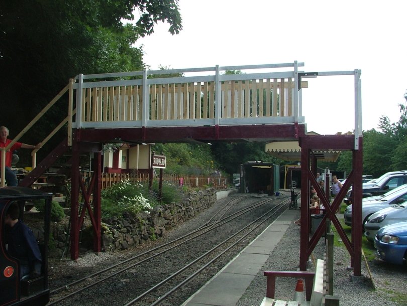 new footbridge - Narrow Gauge railway Photo Gallery