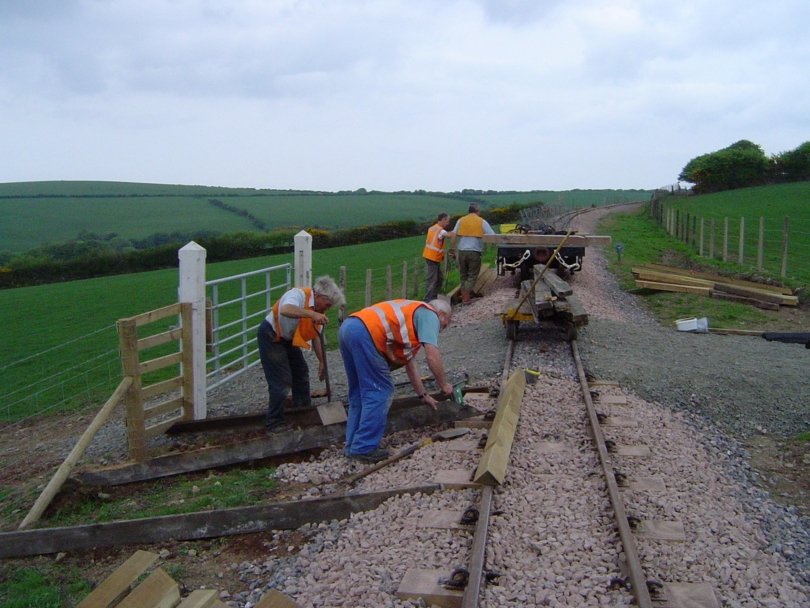 Track ballasting - Narrow Gauge railway Photo Gallery