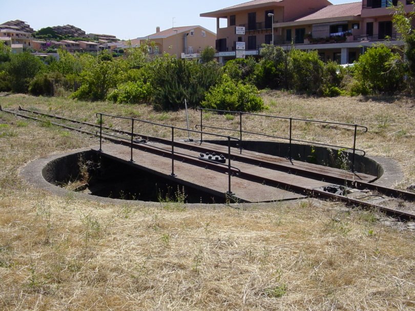 Palau Station Locomotive Turntable - Narrow Gauge railway Photo Gallery