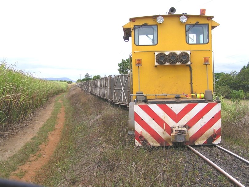 Mitchells Loop. Bins & Loco off - Narrow Gauge railway Photo Gallery