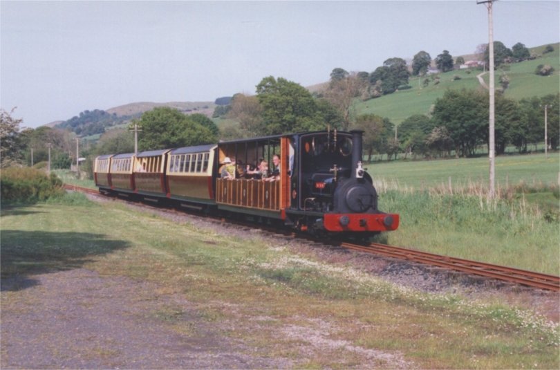Maid Marian and train - Narrow Gauge railway Photo Gallery