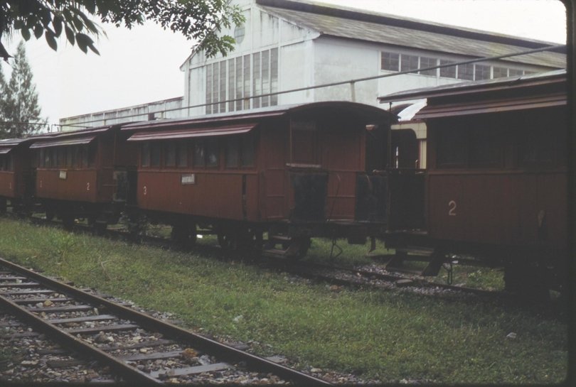 Four wheel carriages - Narrow Gauge railway Photo Gallery