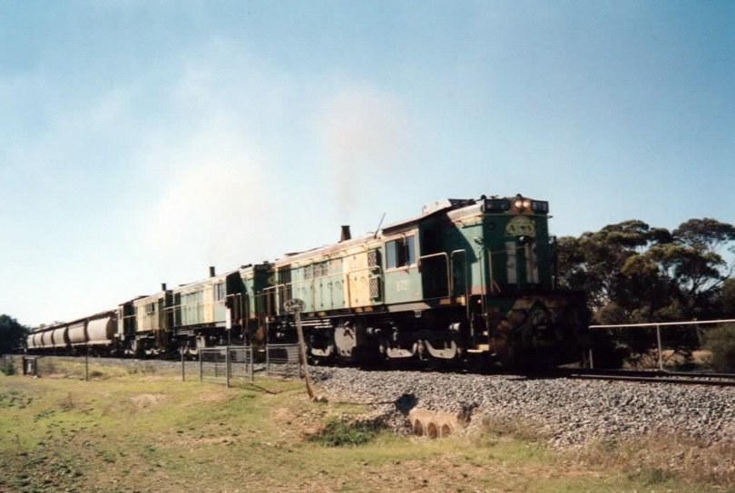 Cummins return movement - Narrow Gauge railway Photo Gallery